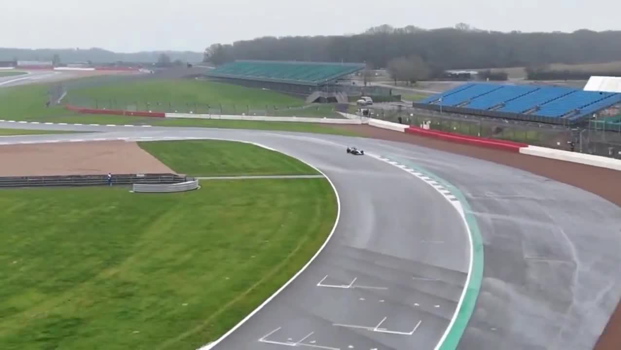 Streamain — Watch — First video of the W17 on track at Silverstone.